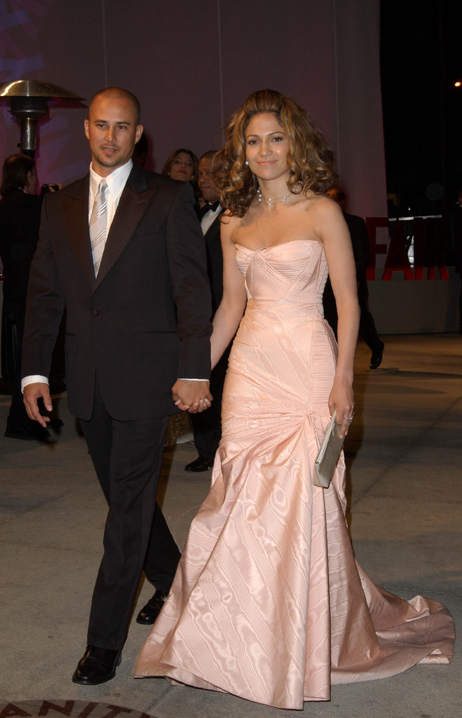 the Most Cringe-Worthy Red Carpet Looks From 2002 - Zimbio